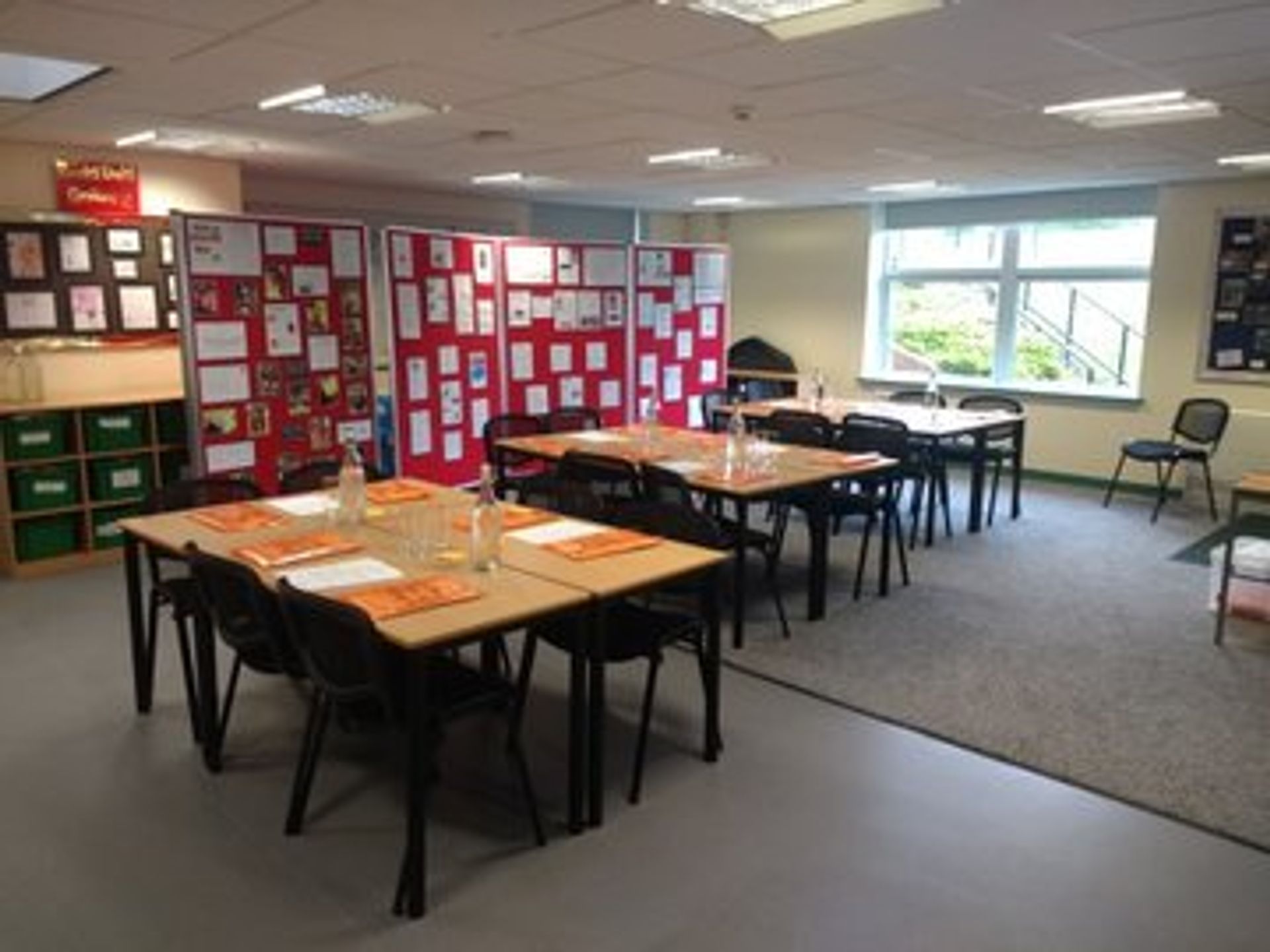 About Us | The English Hub